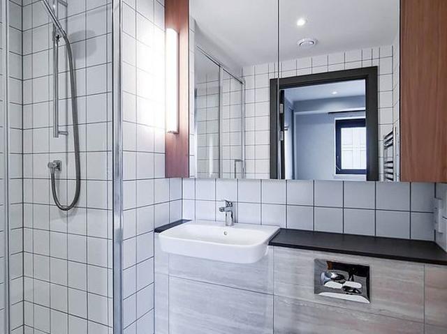 2 bedroom flat in Wembley