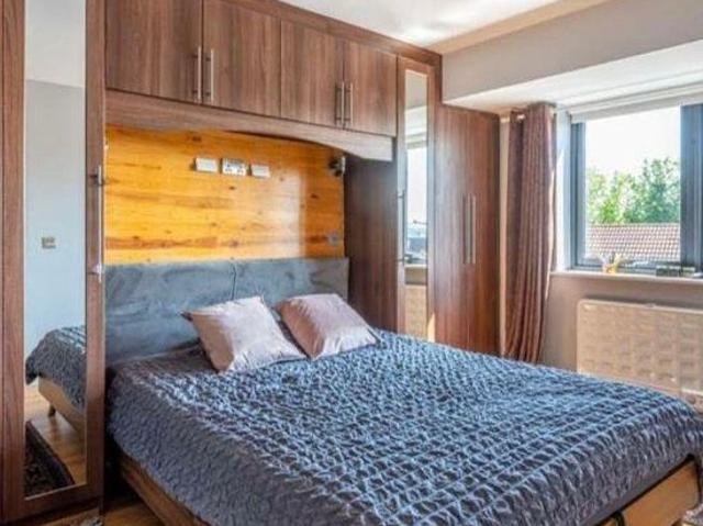 2 bedroom flat in Wembley
