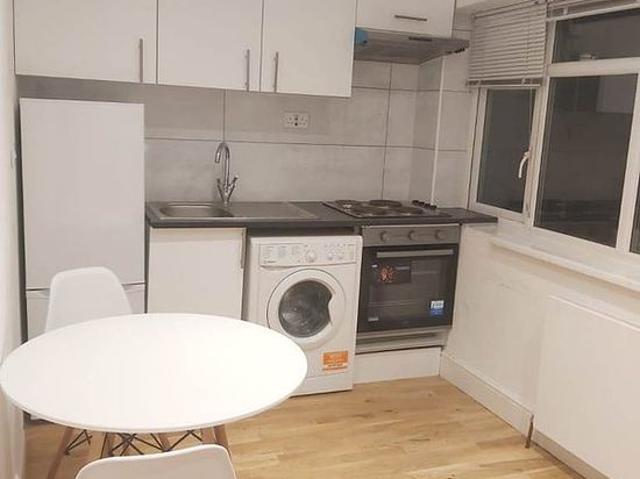 2 bedroom flat in Wembley
