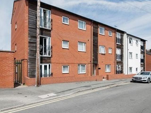 2 bedroom flat in West Bromwich