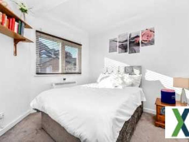 2 bedroom flat in Westferry Road, London, E14 2 bed #2366770