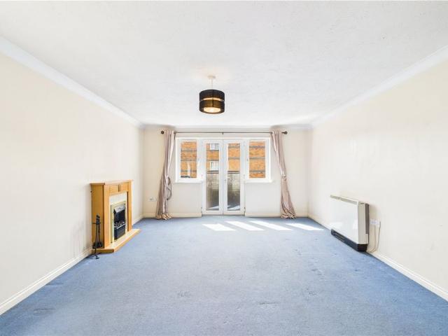 2 bedroom Flat in Winslet Place, Reading
