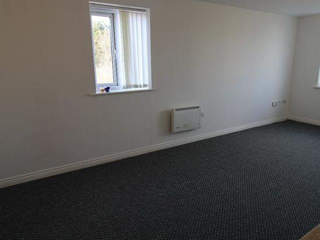 2 bedroom flat in Wirral