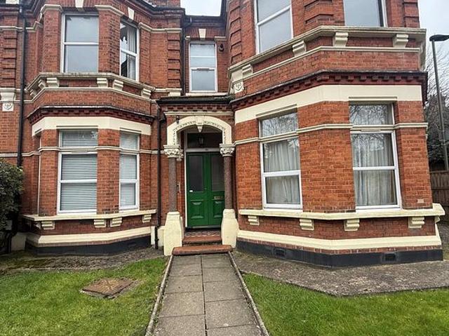 2 bedroom flat in Beckenham