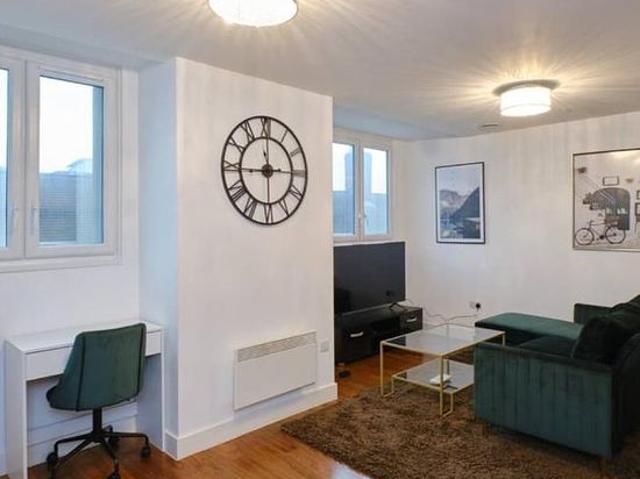 2 bedroom flat in Birmingham