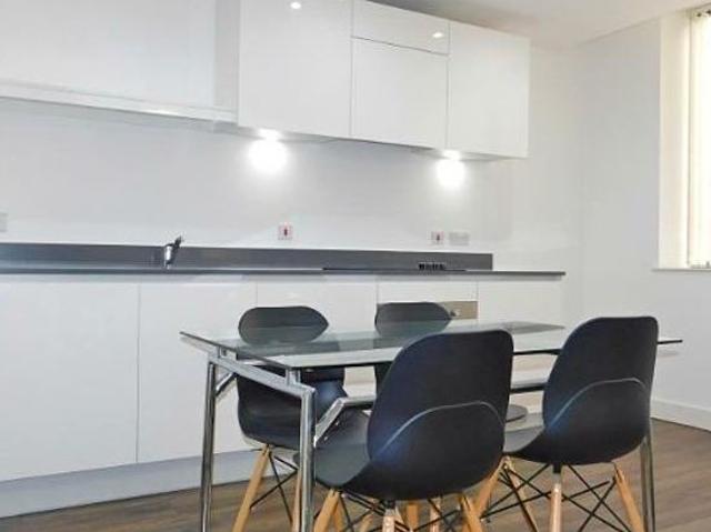 2 bedroom flat in Birmingham