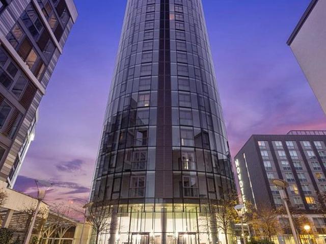 2 bedroom flat in Brentford