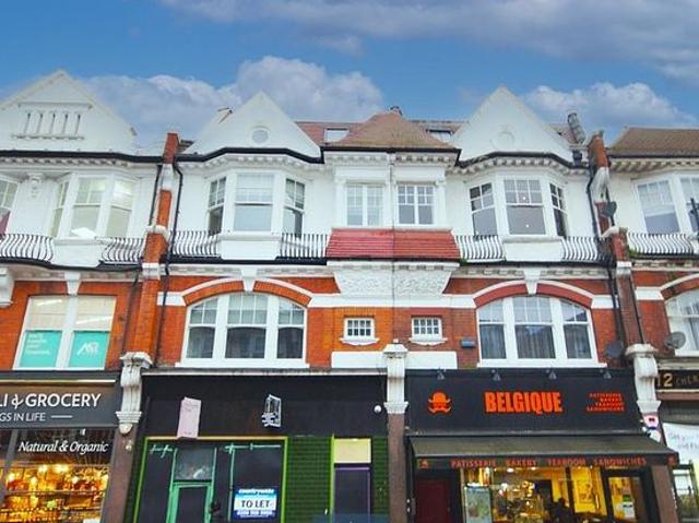 2 bedroom flat in Chigwell