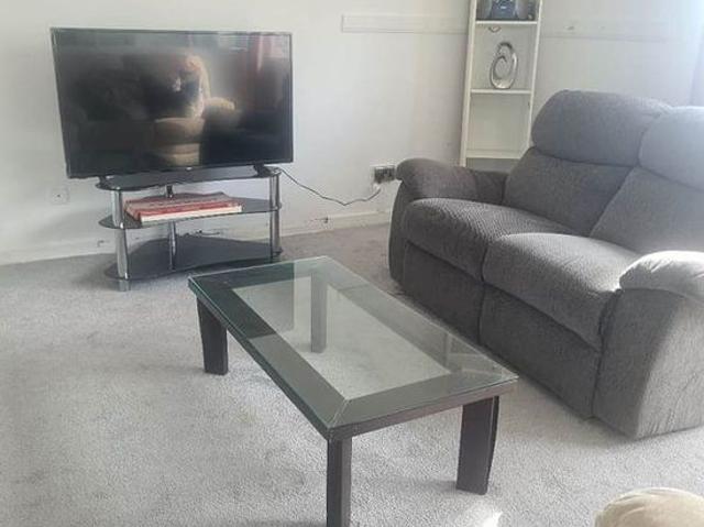 2 bedroom flat in Clydebank