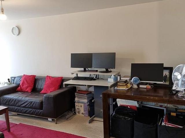 2 bedroom flat in Croydon