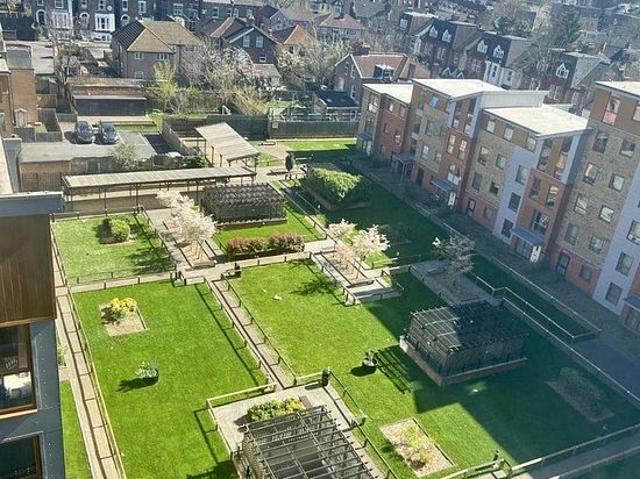 2 bedroom flat in Croydon