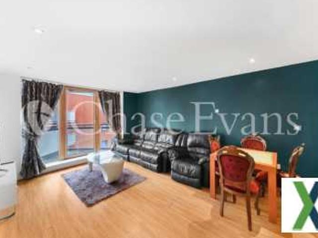 2 bedroom flat in Crews Street, Docklands, London, E14