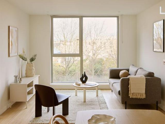 2 bedroom flat in Edinburgh
