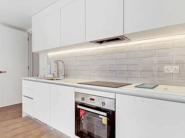 2 bedroom flat in Enfield