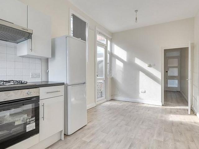 2 bedroom flat in Enfield
