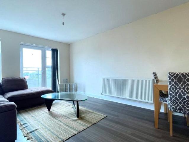 2 bedroom Flat in Englefield House, Reading