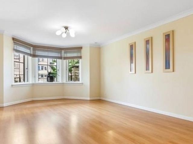 2 bedroom flat in Glasgow