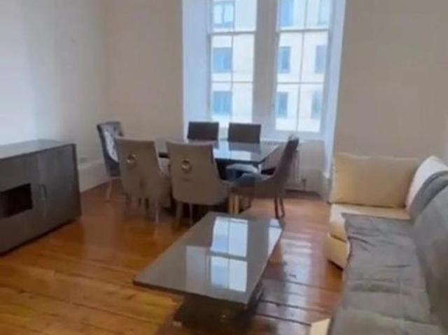 2 bedroom flat in Glasgow