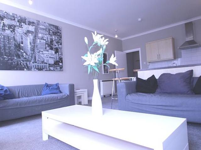 2 bedroom flat in Glasgow
