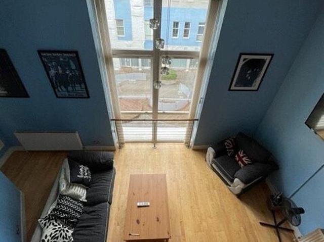 2 bedroom flat in Glasgow