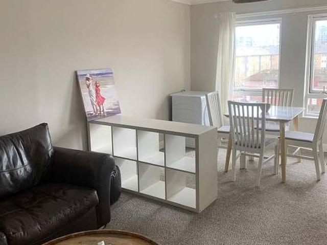 2 bedroom flat in Glasgow
