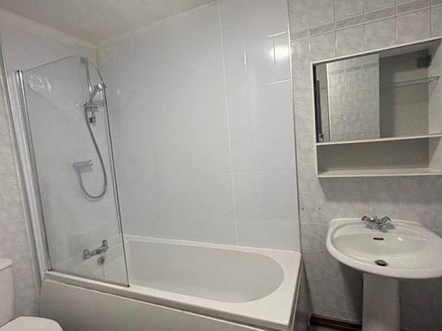 2 bedroom flat in Glasgow