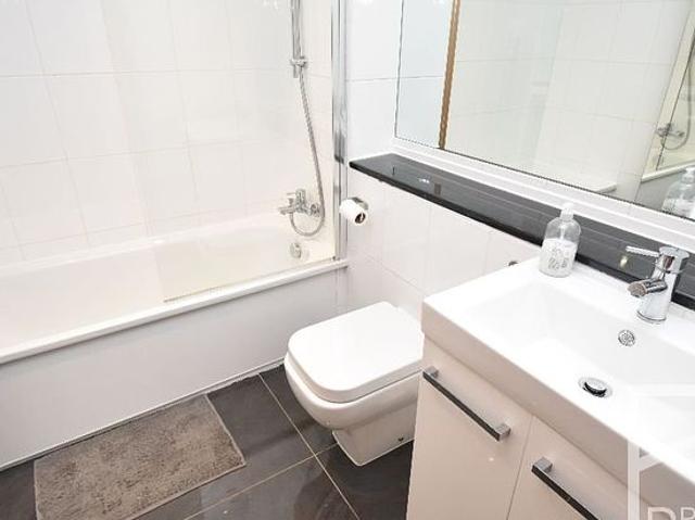 2 bedroom flat in Glasgow