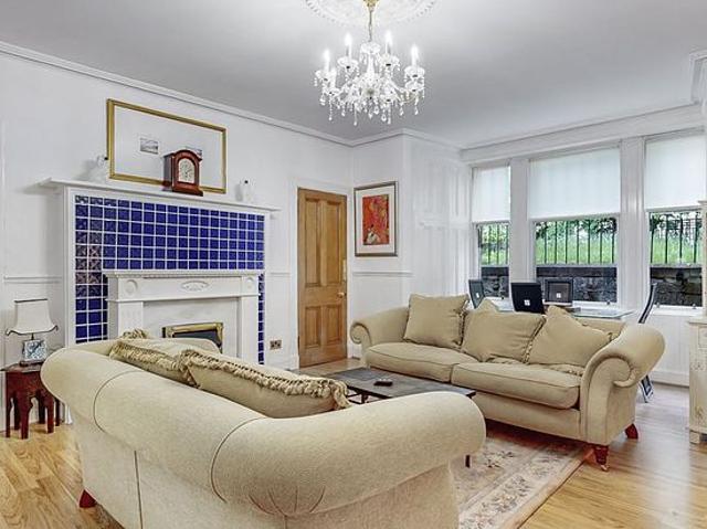 2 bedroom flat in Glasgow