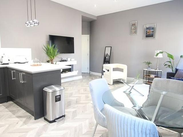2 bedroom flat in Glasgow