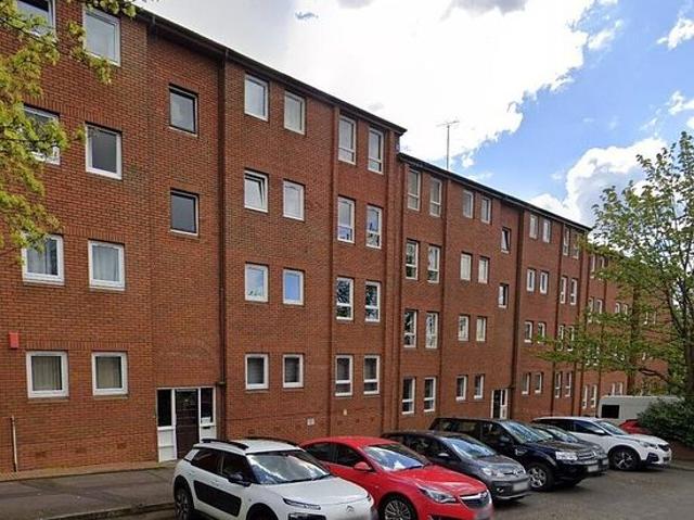 2 bedroom flat in Glasgow