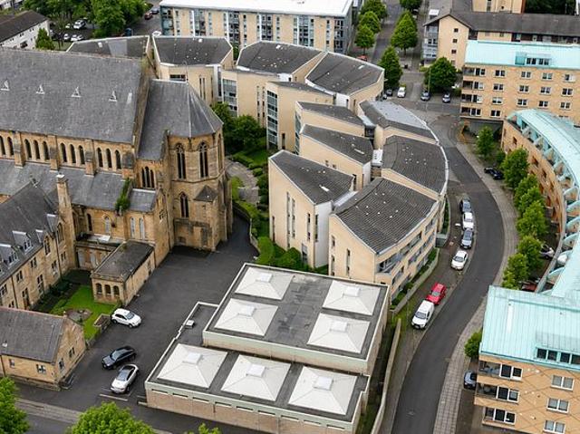 2 bedroom flat in Glasgow
