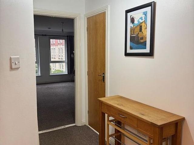 2 bedroom flat in Glasgow