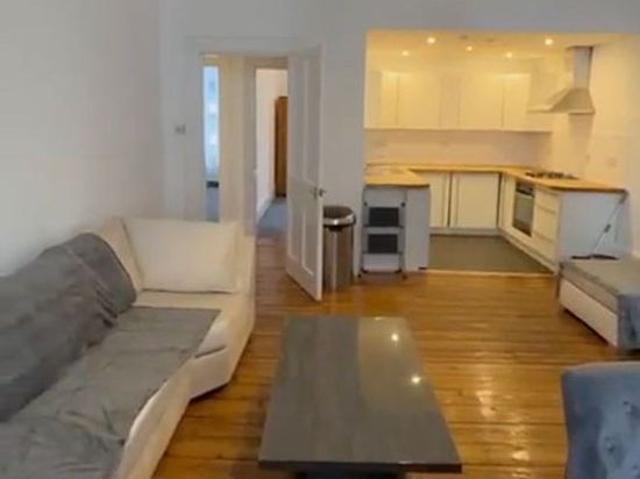 2 bedroom flat in Glasgow