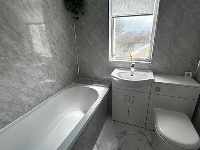 2 bedroom flat in Glasgow