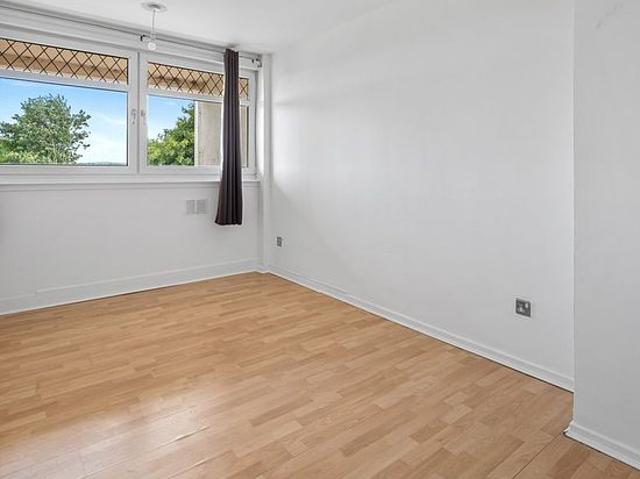 2 bedroom flat in Glasgow