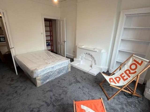 2 bedroom flat in Glasgow