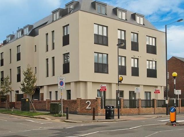 2 bedroom flat in Harrow