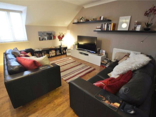 2 bedroom Flat in Hieatt Close, Reading