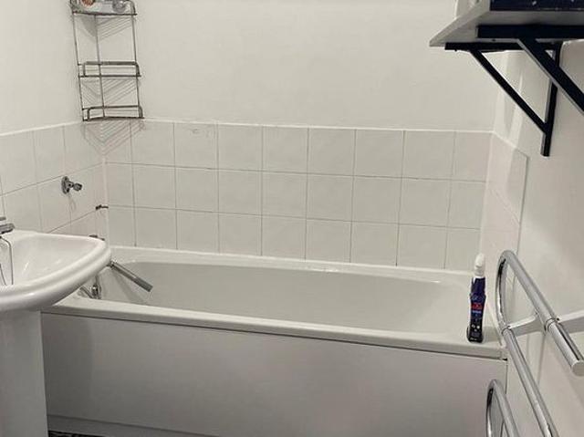 2 bedroom flat in Ilford