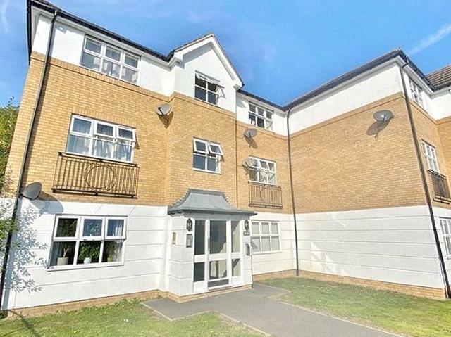 2 bedroom flat in Isleworth