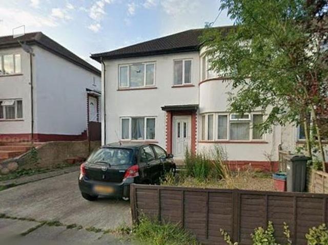 2 bedroom flat in Isleworth