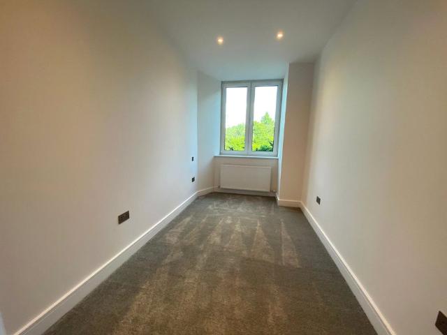 2 bedroom Flat in Lavenir, Bracknell