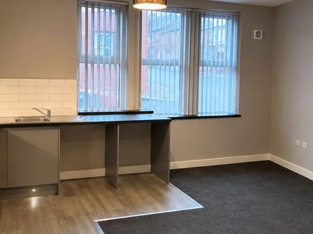2 bedroom flat in Leeds