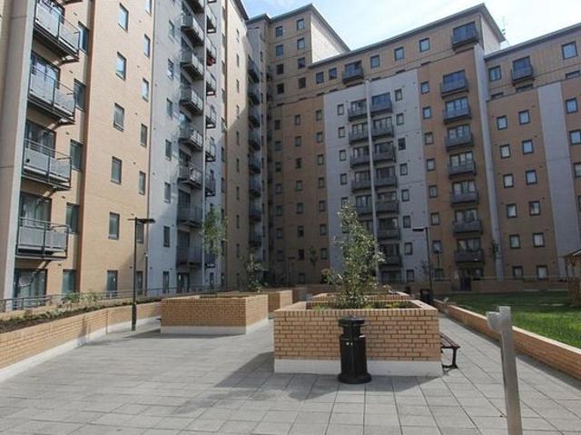 2 bedroom flat in Leeds