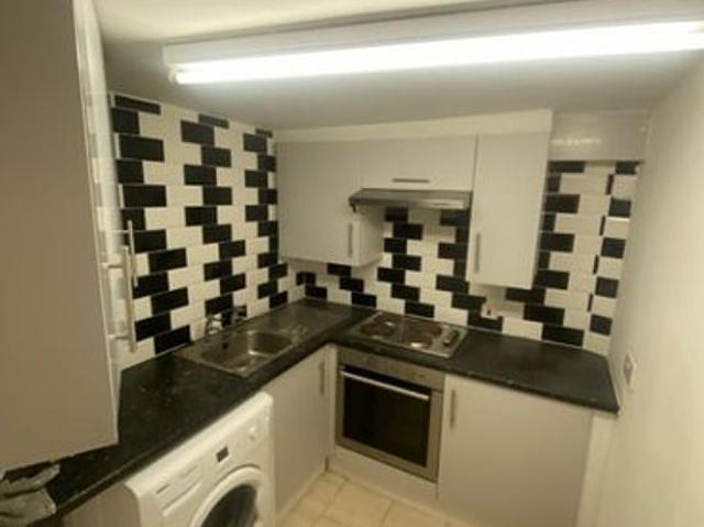 2 bedroom flat in Leeds