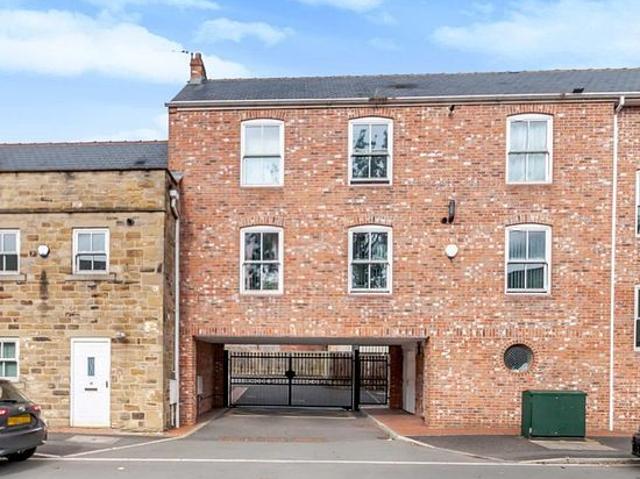 2 bedroom flat in Leeds