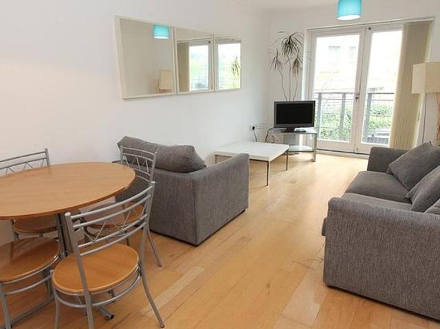 2 bedroom flat in Leeds