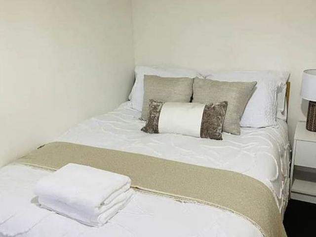2 bedroom flat in Leeds