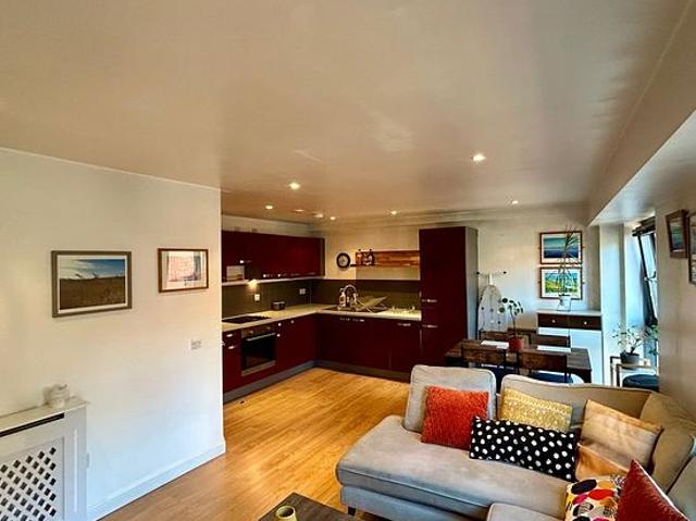 2 bedroom flat in Leeds