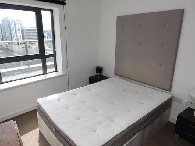 2 bedroom flat in Leeds